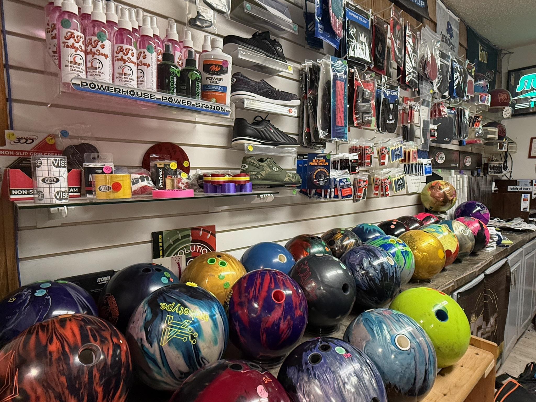 Pro Shop - Gladstone Bowl